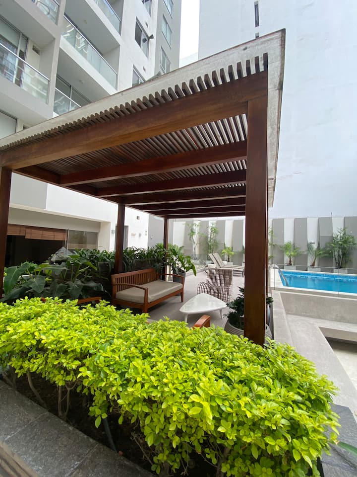 Vista Al Mar, Cochera Y Oficina - Lima