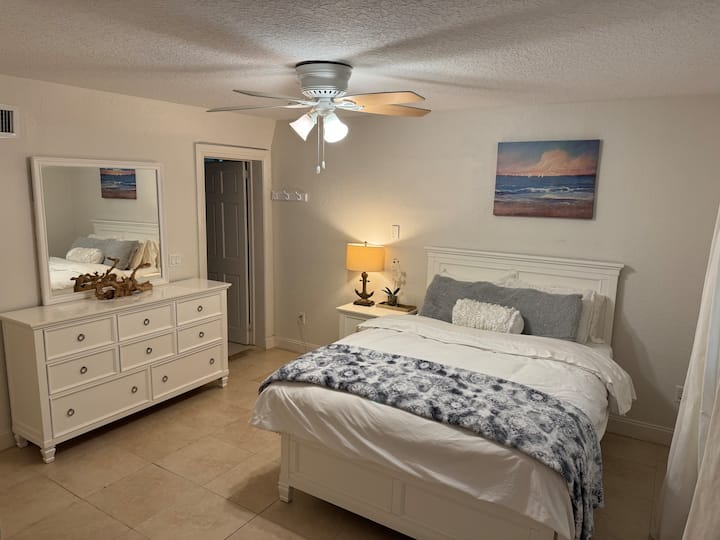 Vista Palms Hideaway Yet Close To Beach - Jupiter, FL