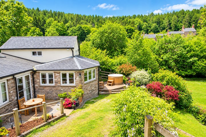 Idyllic Waterside Cottage - Private Hot Tub - Reino Unido