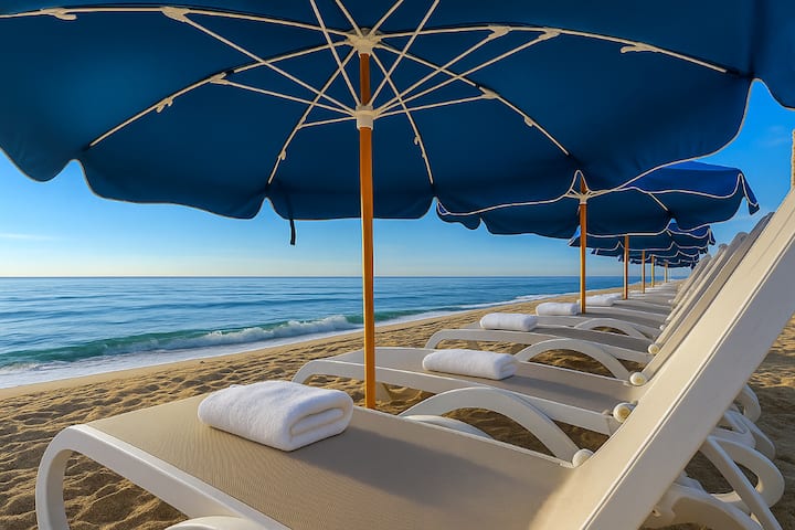 Beachfront Escape With Balcony & Bay Views - Sunny Isles Beach, FL