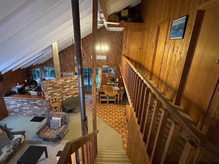 Large Casual Bach W Indoor Spa And Drying Room - Ōwhango