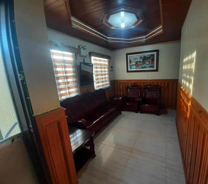 Jonz Place Vacation Home - La Trinidad