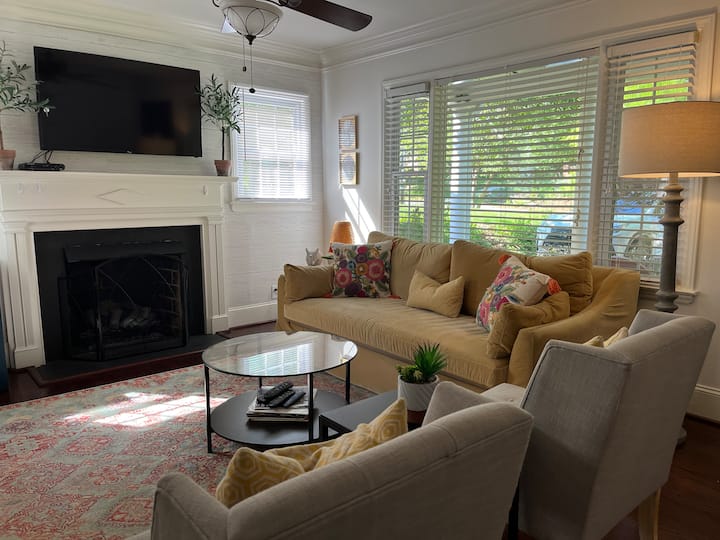 Beautiful Elizabeth Bungalow - Charlotte, NC