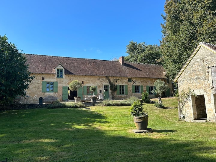 Mauves Sur Huisnes: Longère Dans Un Lieu Magique - Orne