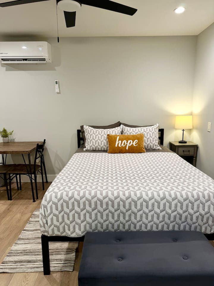 Cozy, Modern, Beautiful Home! - Houston, TX