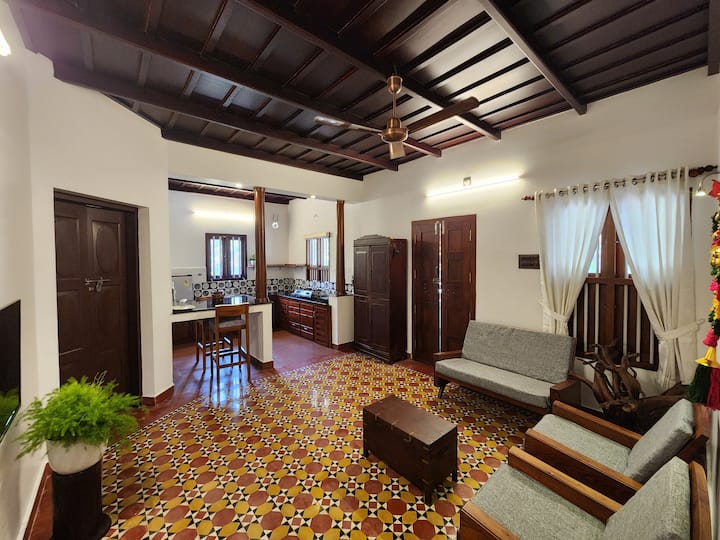 Pete's Inn Homestay, 
Bedroom + Living + Kitchen - Kerala