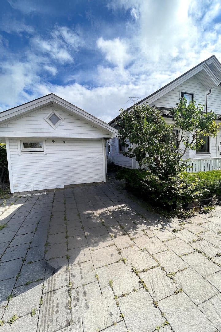 A Cozy And Detached Villa Flat - Rosersberg