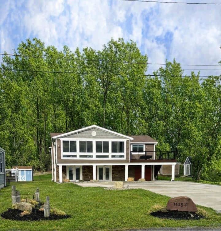 Newly Remodeled 2br/1ba Lake View Apartment Flr 1 - Conneaut Lake, PA