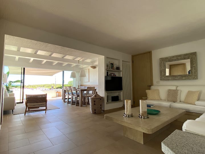 Villa Penthouse Private Beach Access, Hottub, Maid - Golfo Aranci