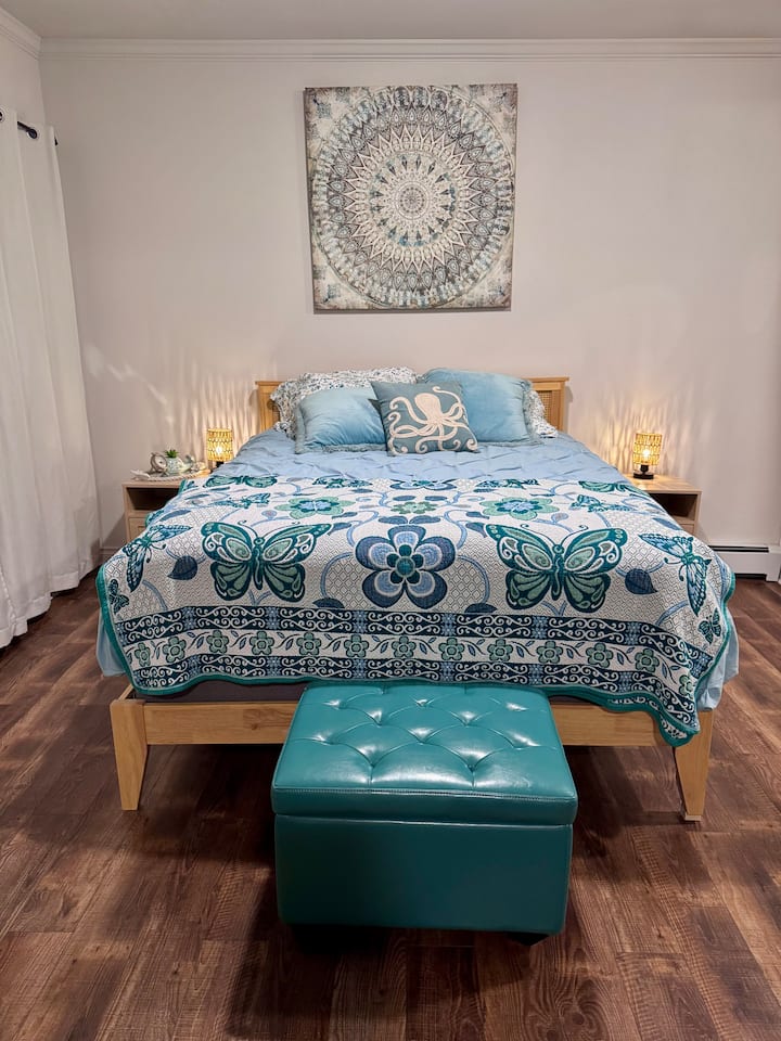 Mt Marathon Salon -Historic Downtown - Seward, AK