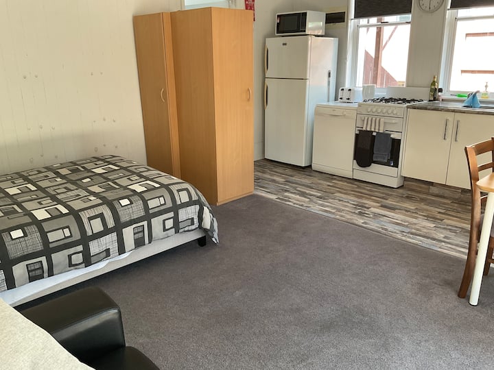 Pet Friendly And Comfortable - Ocean Shores
