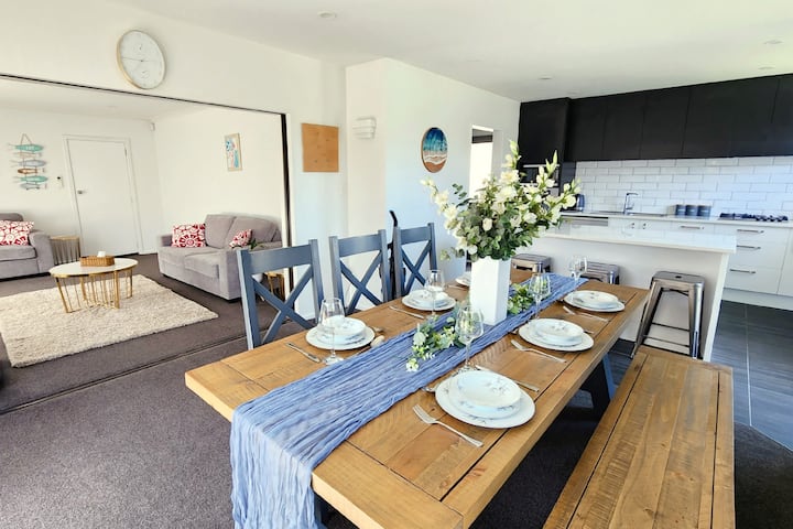 Spacious 5br 2ba 2lr Plus Sleepout Family Home - Christchurch