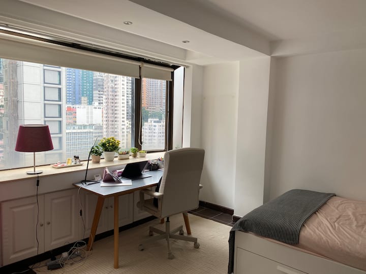 Charm Studio In City Center 可說中文 <20 % Off > - Hong Kong