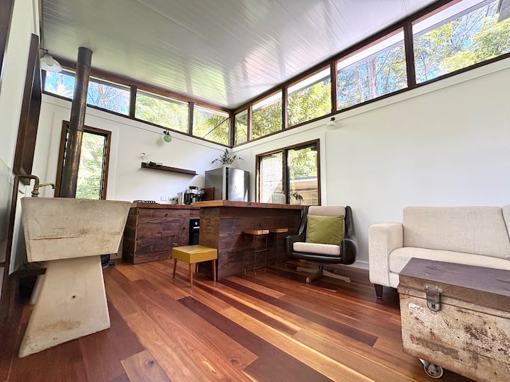 Inviting Bush + Beach Pad - Stanwell Park
