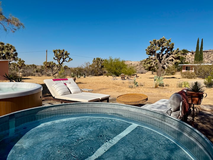Secluded-spacious-serene-hot And Cool Tubs - Yucca Valley, CA