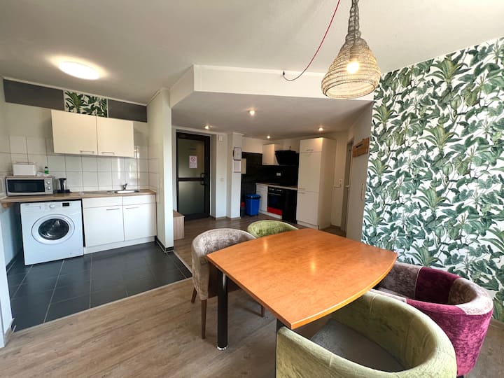 Free Parking | Wi-fi | Reception | Kitchen + Bath - Langenhagen