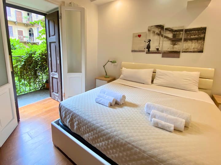 Navigli: Two Rooms Apartment (City Centre) - Milaan