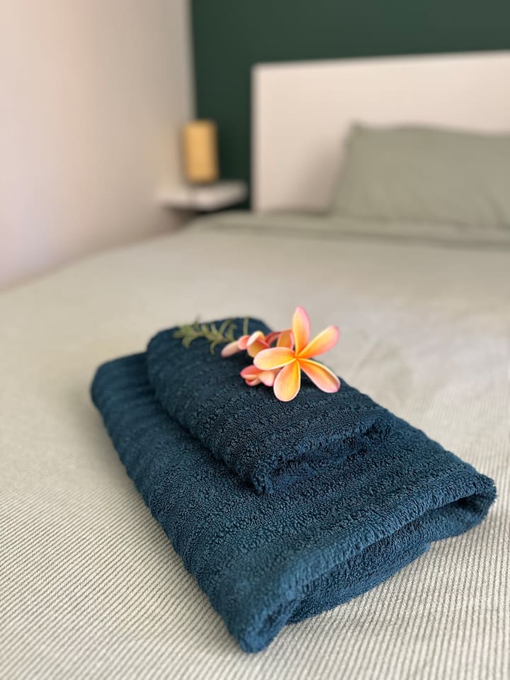 Charming Place With Park Views - Perth