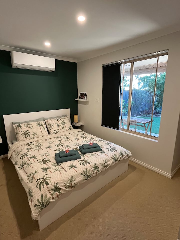 Charming Place With Park Views - Perth