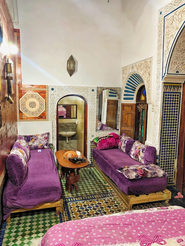 Riad Dar Lmallouki A Côté De La Porte Bleu - Fes