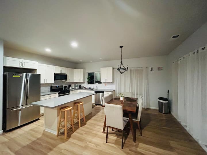 Modern Home W/ 2 Bedrooms Reno Midtown - Reno