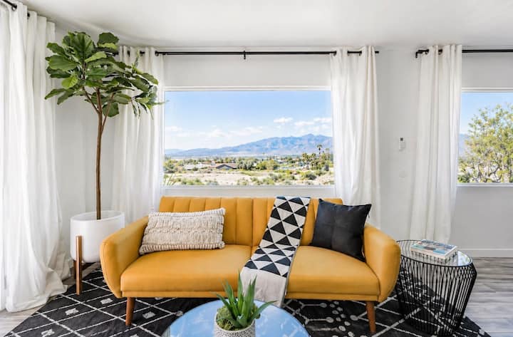 Chic Hideaway With Panoramic Views- Full Kitchen - Desert Hot Springs, CA