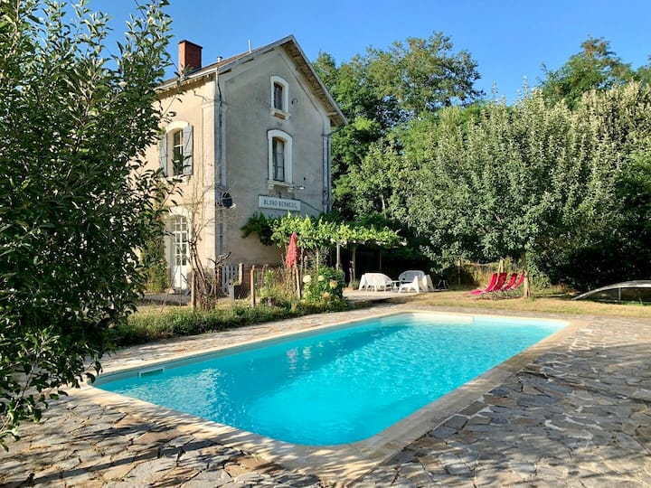 Gare Française, Piscine Privée, Wifi - Bellac