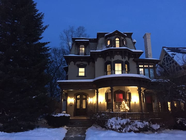 Great Saratoga Location - Saratoga Springs, NY