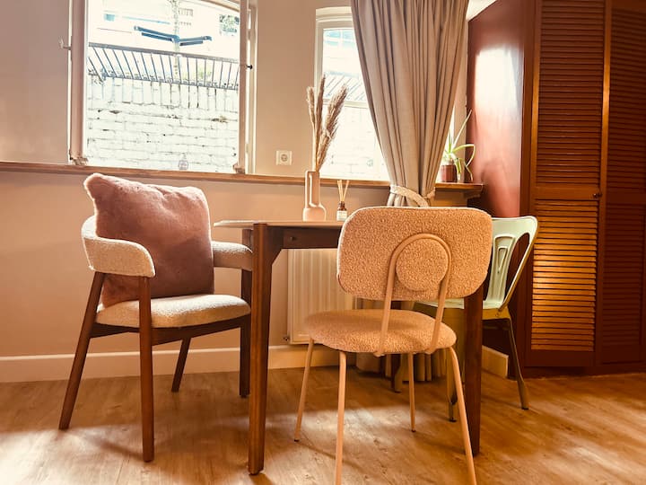 Souterrain Sandy Sous With Garden Near Beach - Noordwijk aan Zee