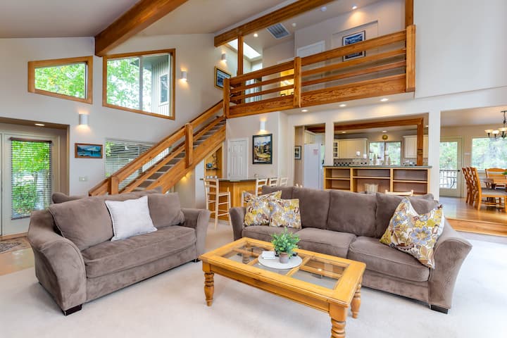 Malh04 - Views On 18th Green, Hot Tub, Bikes - Sunriver, OR