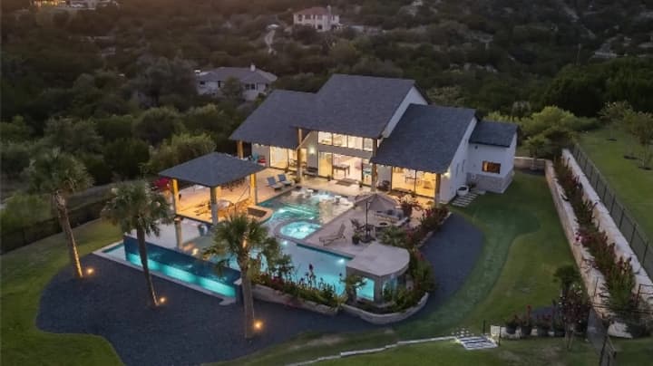 Private Resort | Pool, Grotto, And Spa - Steiner Ranch - Austin