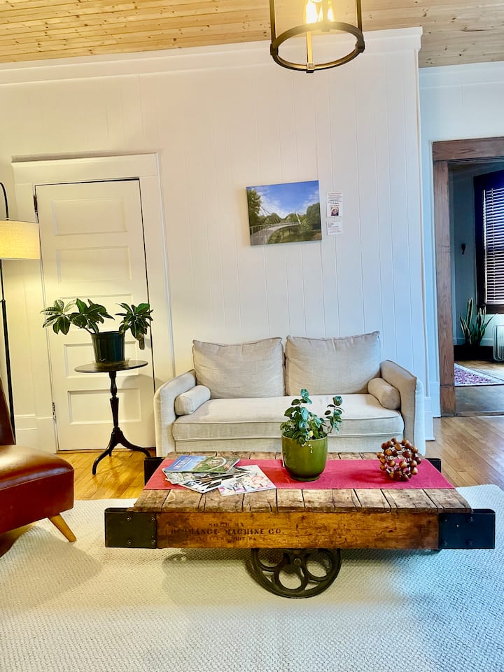 The Diamond Mine On North Main - Greenville, SC