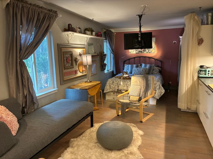 Dove’ndogwood; Cozy Space W/grace Near Mt Shasta - Mount Shasta, CA