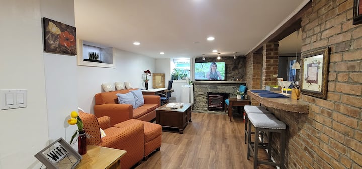 King Bed Garden Retreat - Poughkeepsie, NY