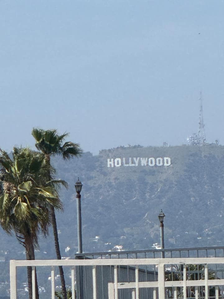 Clean Kid-friendly W/bunk Beds! - Hollywood, CA