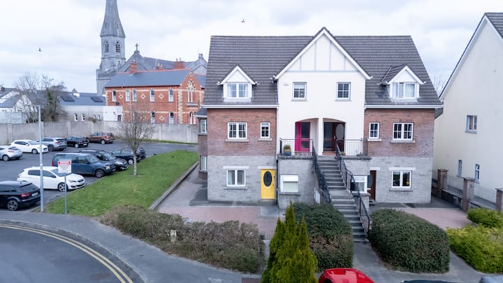 Townhouse In The Heart Of Ennis, Co. Clare - エニス