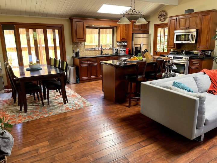 Beautiful Private Room & Bath. Centrally Located. - Santa Barbara, CA