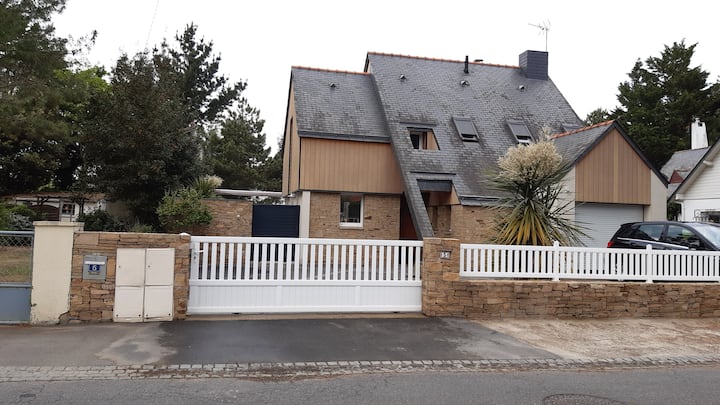 Villa Avec Piscine Chauffée - Confort Et Intimité - Le Pouliguen