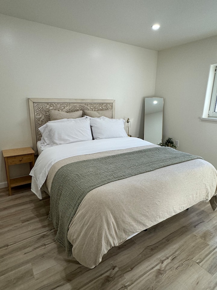 Unit A: Cozy Efficiency Home - Alaska