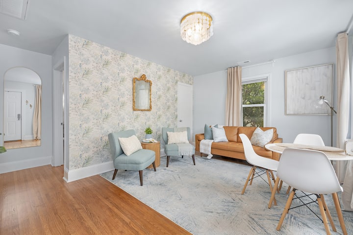 Charming Bird's Nest - Charlotte, NC