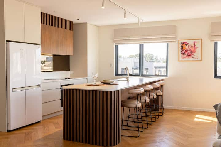 Explore Fremantle From North Bank Apartment - Cottesloe Beach, Western Australia