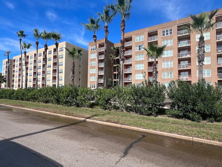 Affordable Beachside Condo (Sixth Floor) - Port Isabel, TX