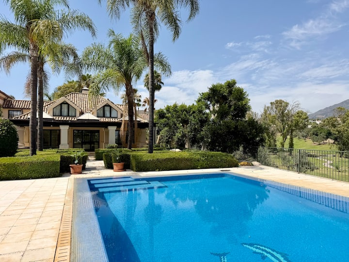 Luxury Villa In Front Line Golf Near Amenities - Marbella