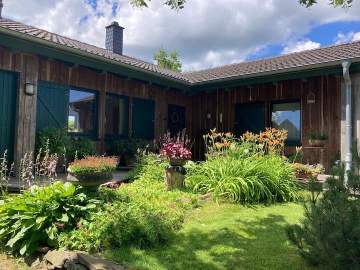 Charmantes Eifel-jägerhäuschen Mit Sauna - Hellenthal