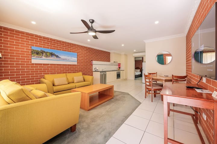 King Twin Bed Apartments - Tamworth