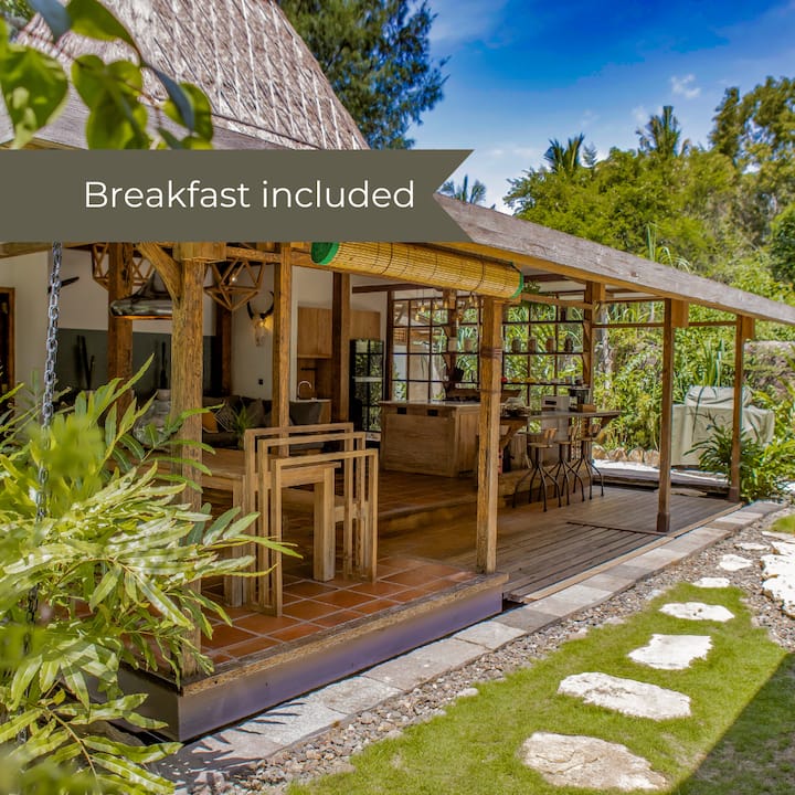 Unique/ Free Floating Bf+ Bikes/2.5 Bdr/bunk Beds - Gili Adaları