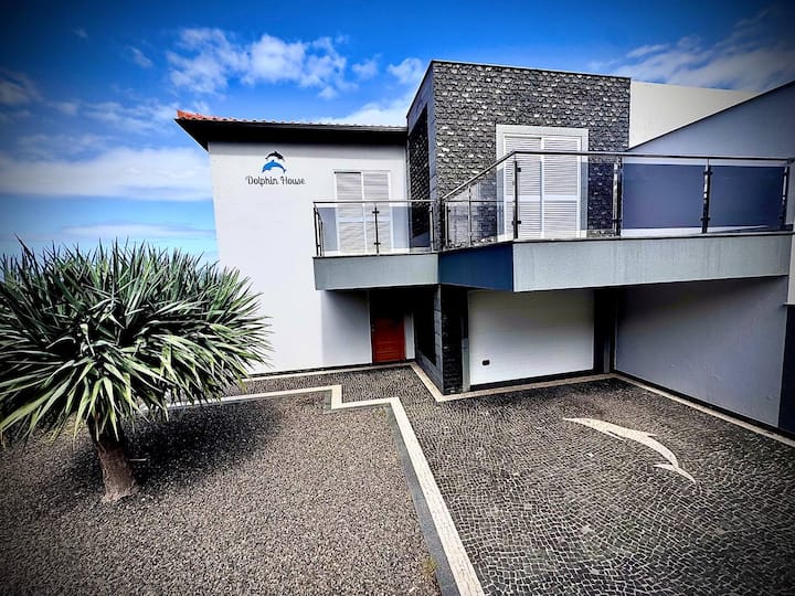 Dolphin House - Sao Vicente, Portugal