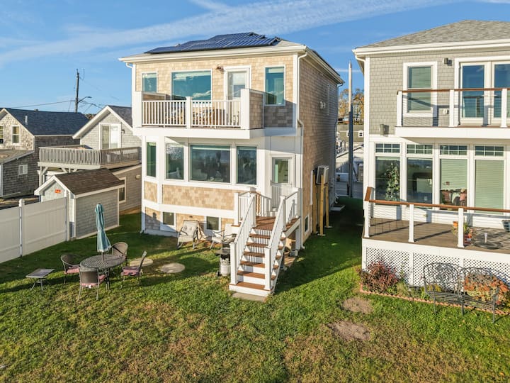 Beach Cottage - Bristol, RI