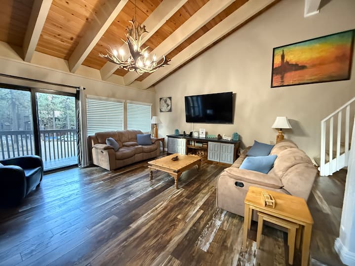 South Lake Tahoe 3 Story Condo Sleeps 8 Wifi - South Lake Tahoe, CA