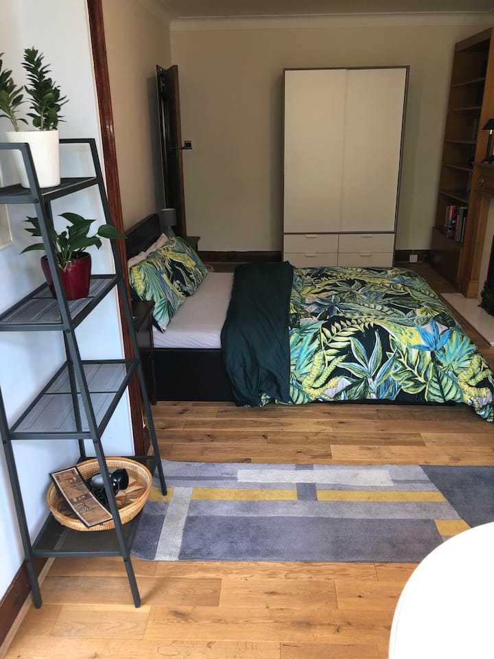 Big Room Southgate North London Private Bathroom - Enfield, UK